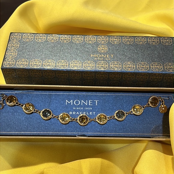 Monet | Jewelry | 38 Monet Clasp Bracelet With Earthtone Colors New ...